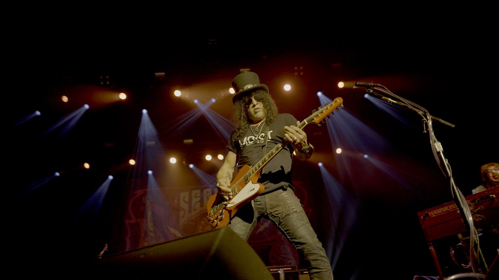 Slash Announces New Electrifying Live Album & Concert Film 'Live At The ...
